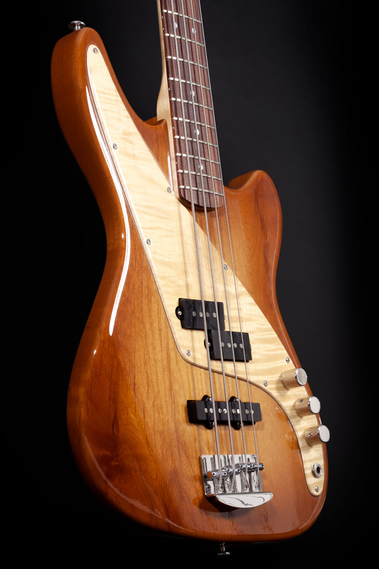 Kay Bass – Bo'Mo Guitars